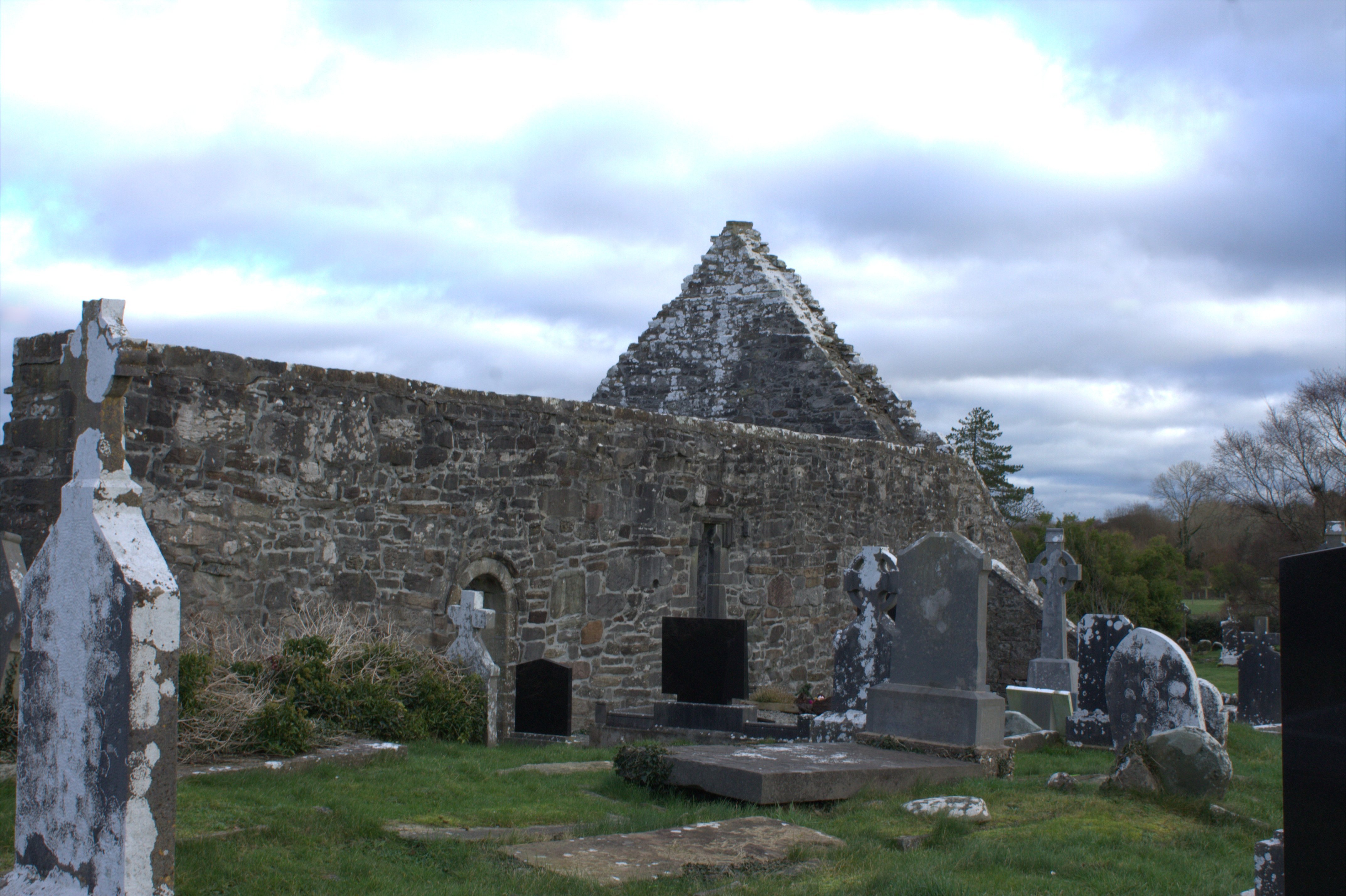 14-aughagower-round-tower-church-mayo-ireland | Visions Of The Past